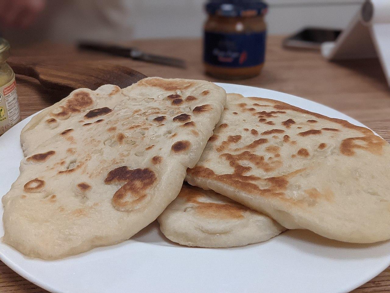 Facts About Naan aka 'Sada Roti' (Delicious Garlic Naan Recipe Included ...